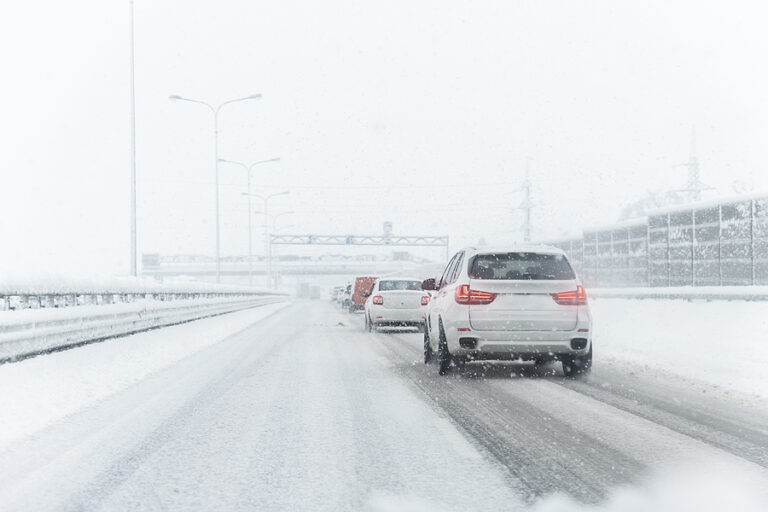 How Seasonal Changes Increase the Risk of Winter Car Accidents